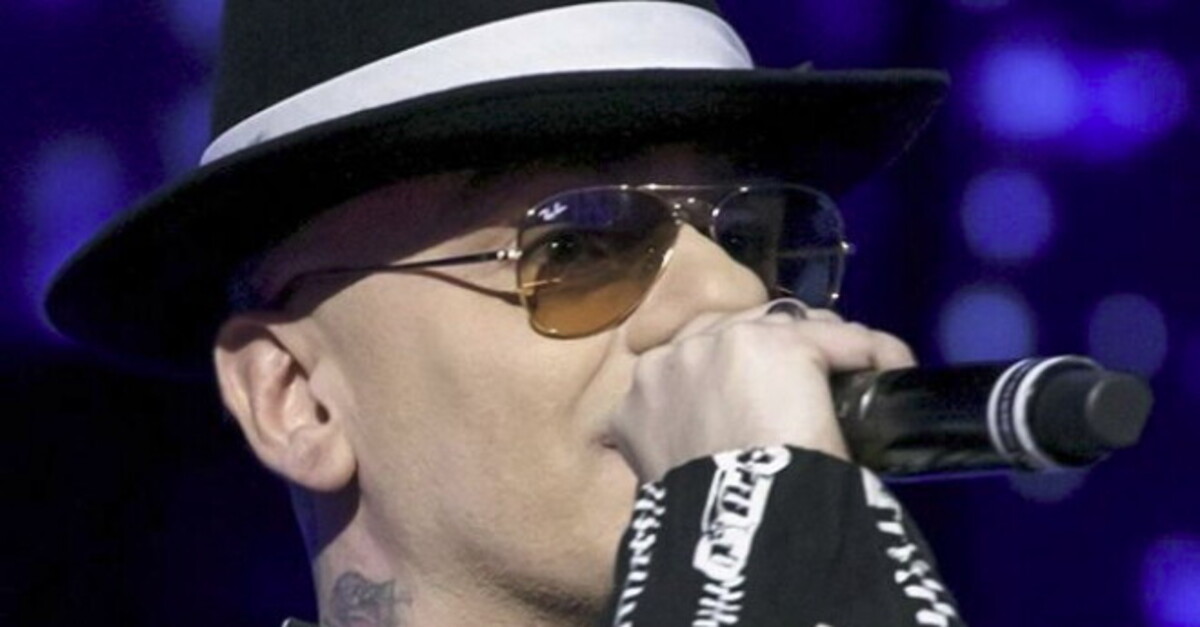 News - RadioItalia-J-Ax: le foto e i video della presentazione live del ...