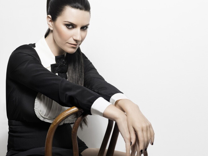 News - RadioItalia-Laura Pausini: il nuovo album Simili subito al primo ...