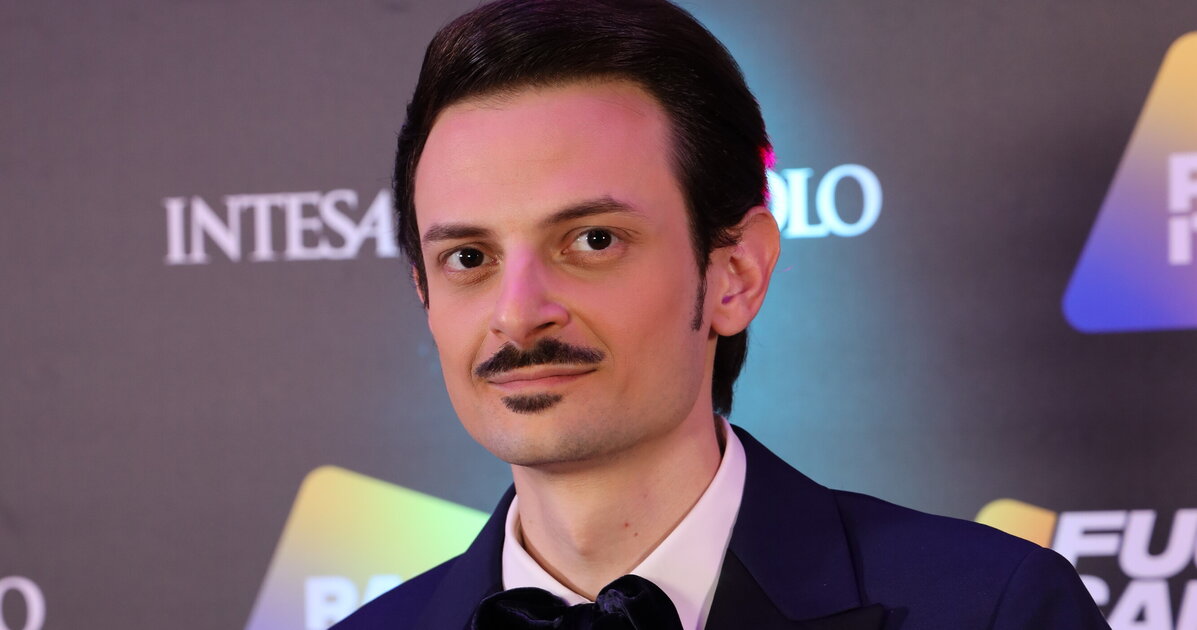 News - RadioItalia-Fabio Rovazzi: dopo la nave a Sanremo, subito un ...