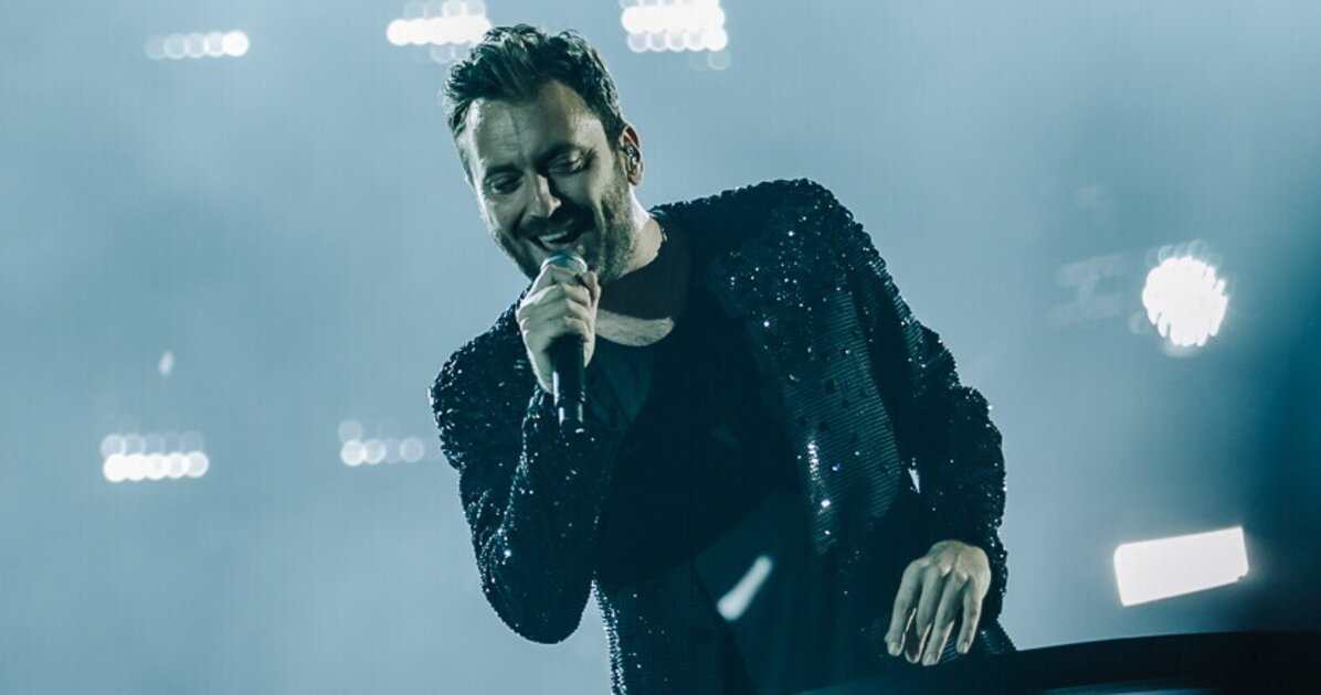 News - RadioItalia-Cesare Cremonini illumina Bologna con le sue "Luci a ...