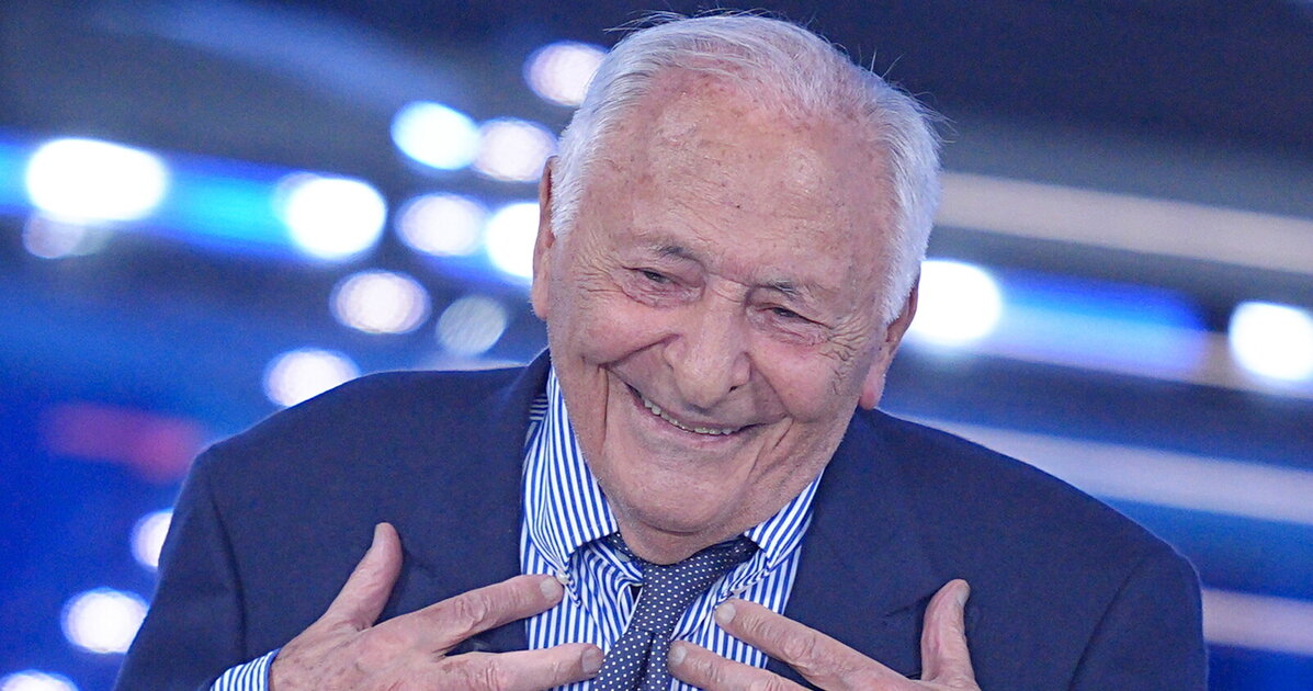 News - RadioItalia-Tu chiamale se vuoi Emozioni: Mogol premiato a ...